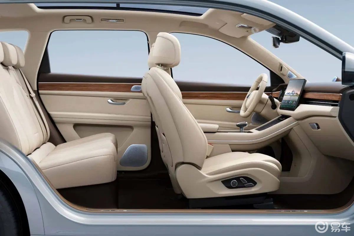 问界M7高级配置上的AR-HUD 抬头显示、自动电吸门、主驾座椅_易车