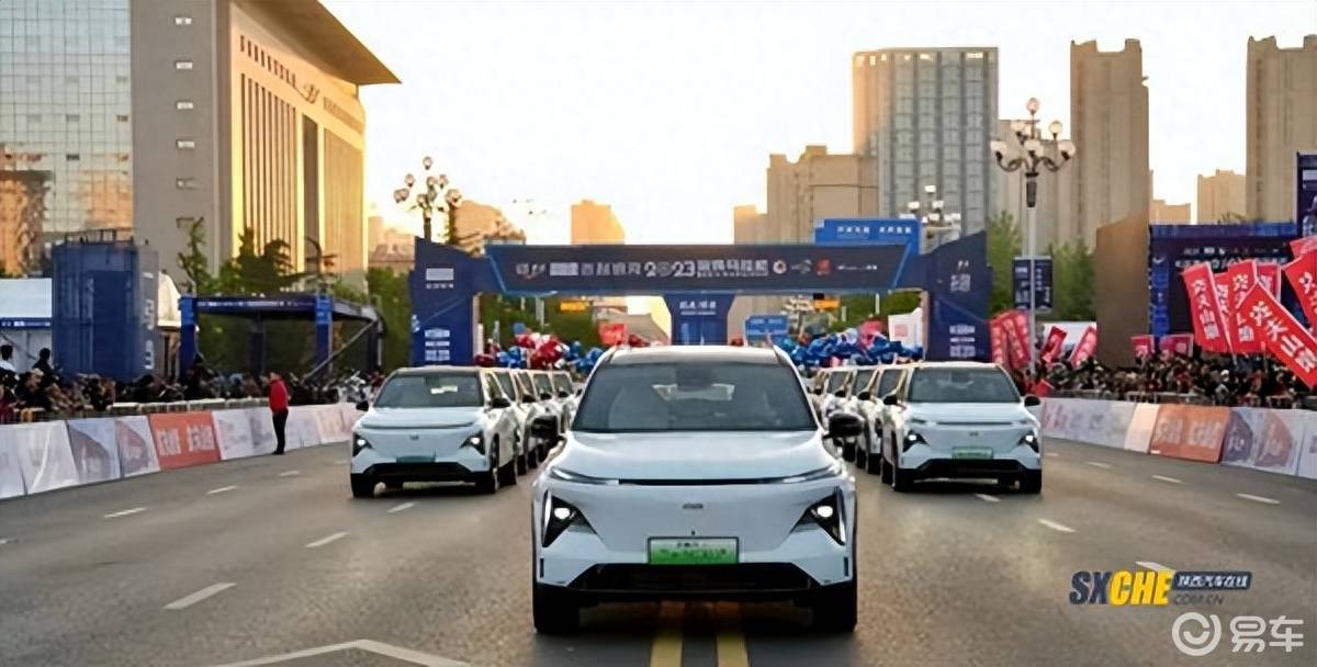 NOA智驾系统实力大揭秘！宝鸡试驾吉利银河L7亚运幻影版_易车