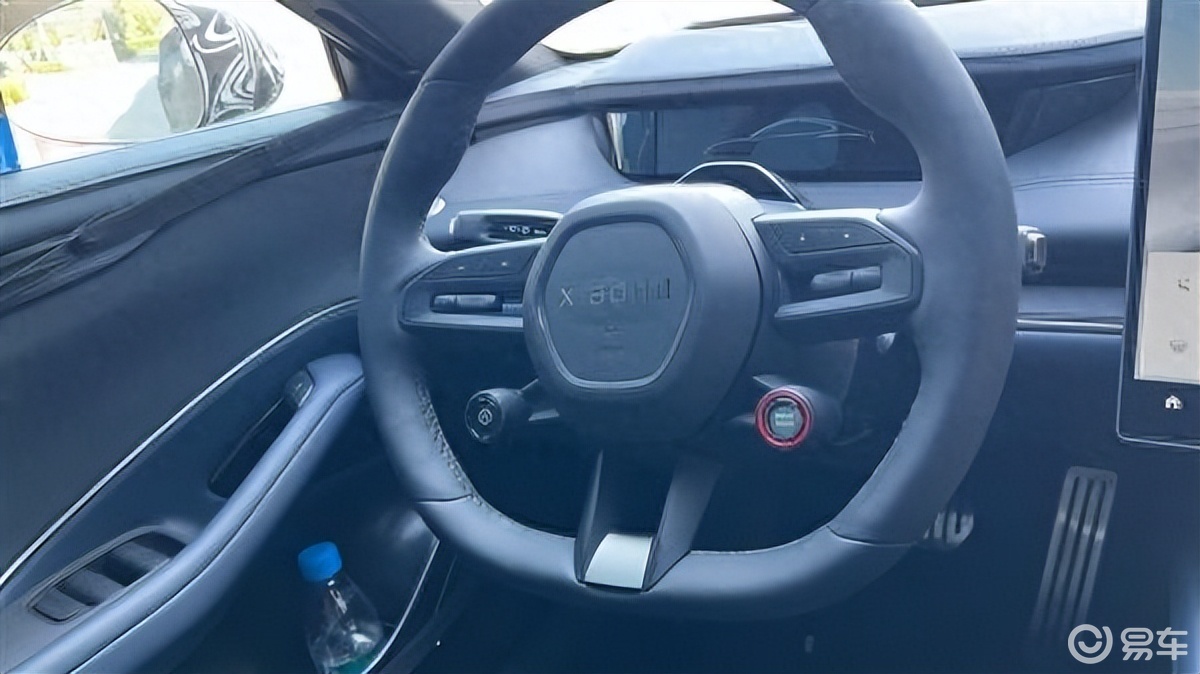 小米SU7侧面是很简约平滑的设计搭配溜背车身新车长、宽、高分别为_易车