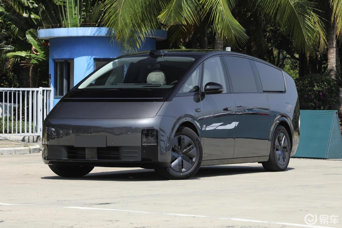 理想MEGA的登场亮相是为豪华旗舰MPV市场带来了新的可能_易车