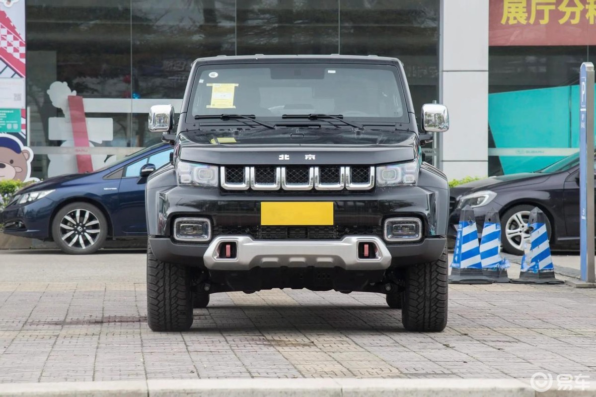 配备分时四驱+大梁，北京BJ40荣耀版卖13.98万起_易车