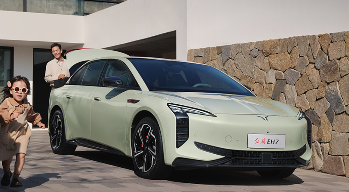 红旗EH7跟小米SU7轴距都是3米，二者是不是竞品？_易车