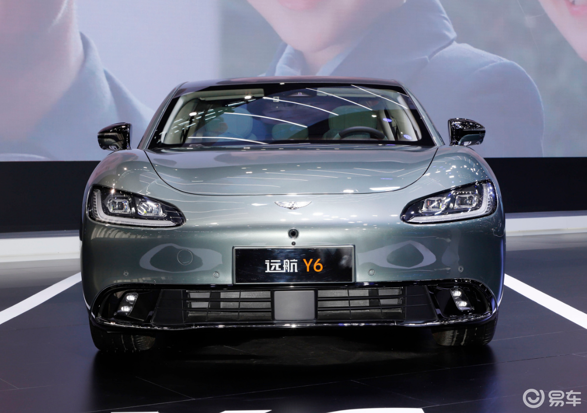 这款远航Y6车头前脸有种保时捷的风格而车标带有翅膀气质像宾利_易车