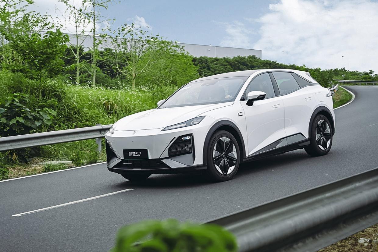 拒绝千篇一律！深蓝S7硬核演绎“超级增程”_易车