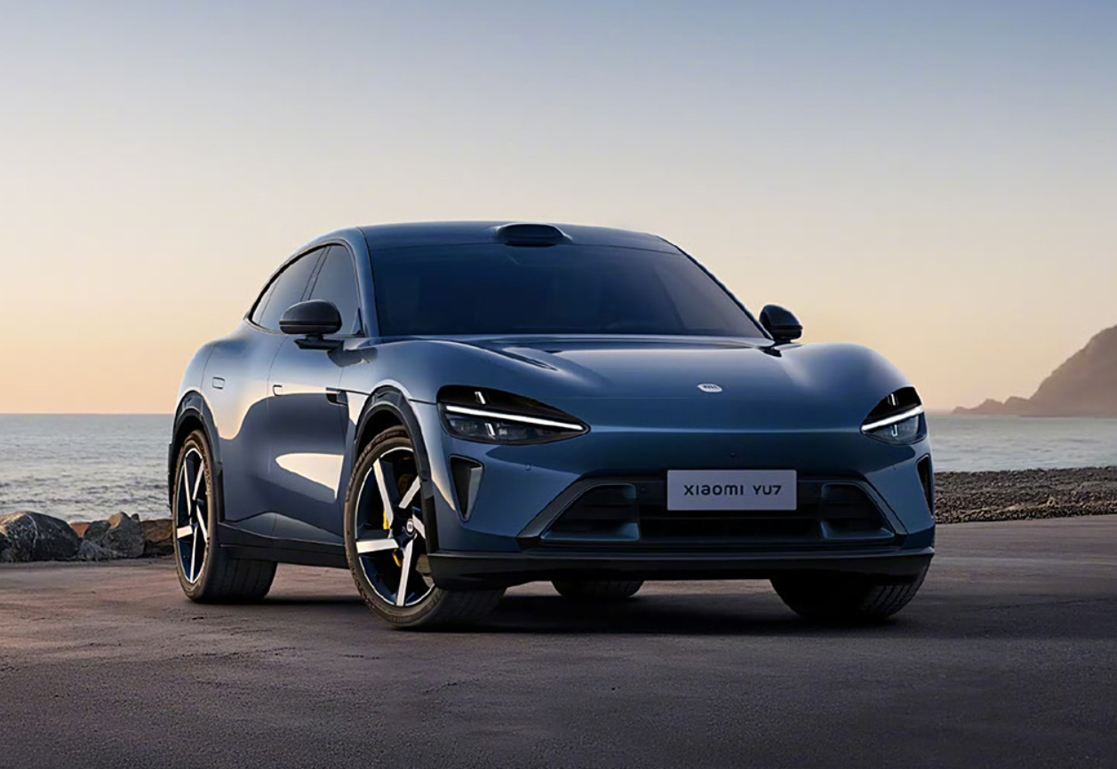 小米YU7高清实车图，夸张的散热口，风阻仅0.21Cd？_易车