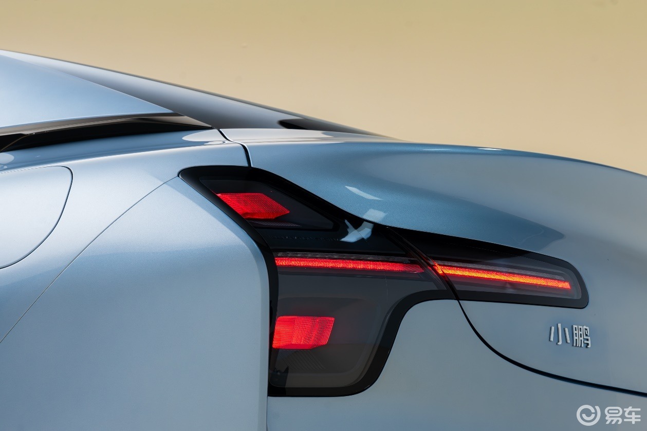 小鹏MONA M03，这可能是15万级别最强AI纯电轿跑_易车