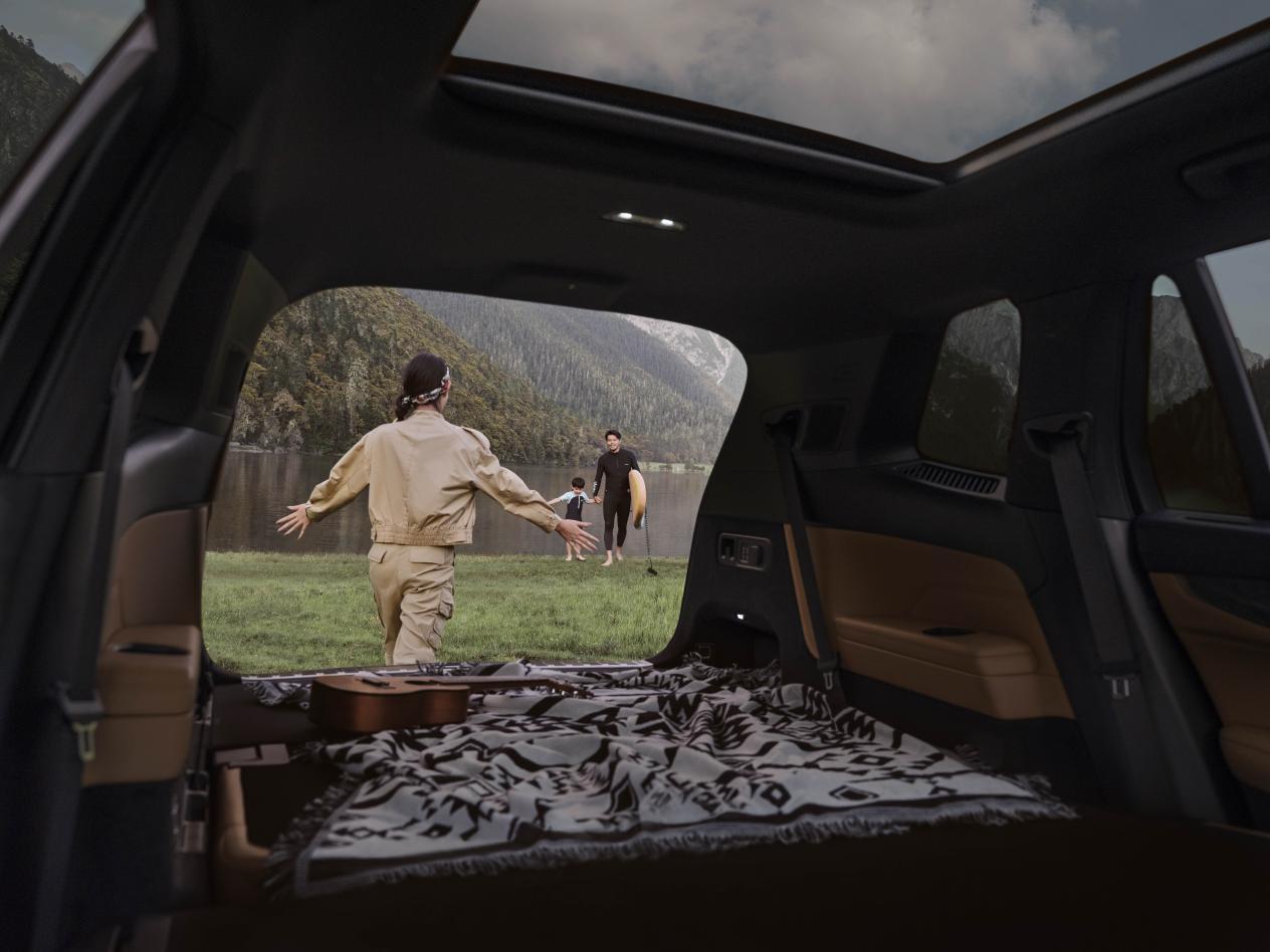 限时23.58万元！领克09 MHEV四驱全球版正式上市_易车