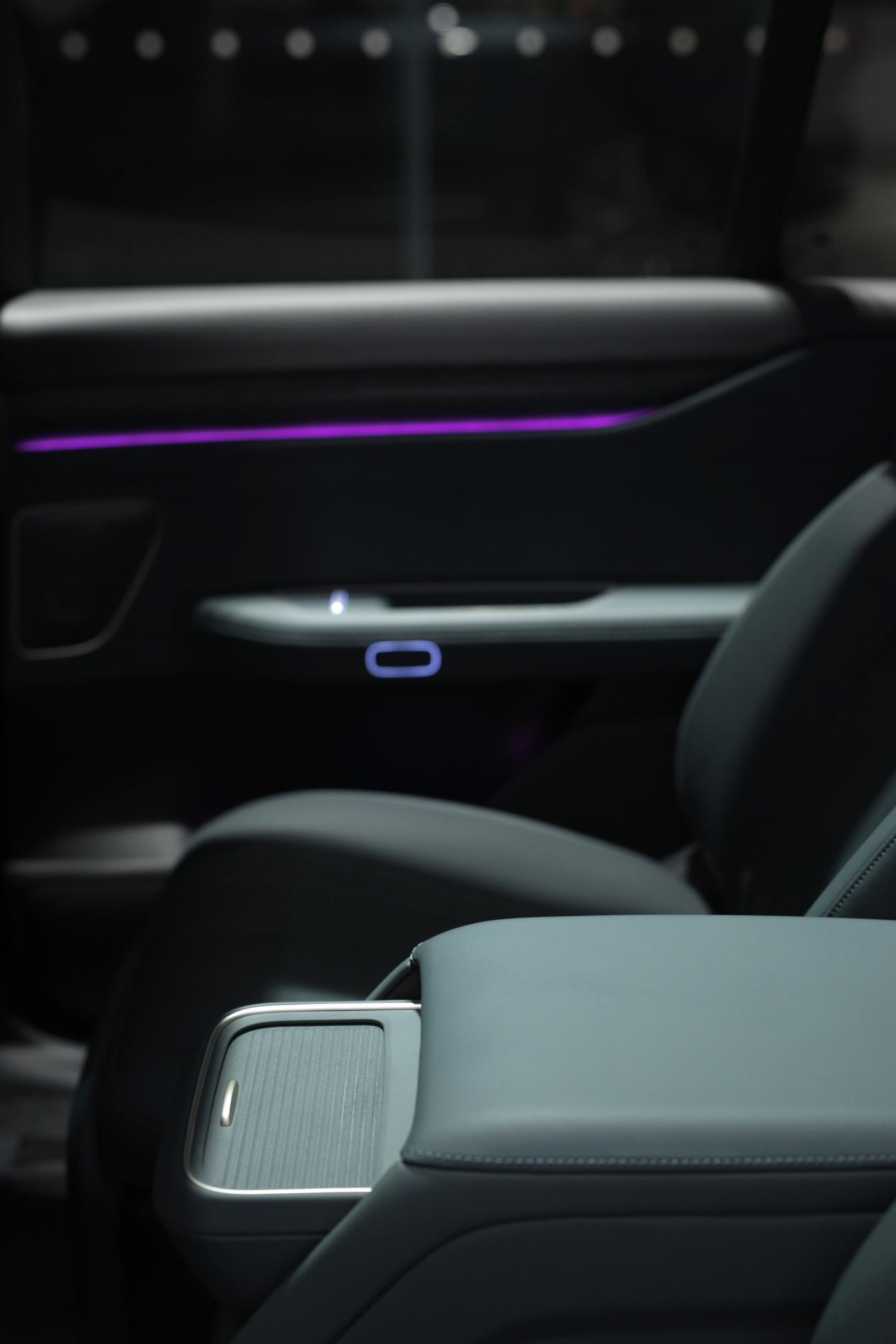 墨守成规还是与时俱进？新款GLE对比全新ES8给出答案_易车