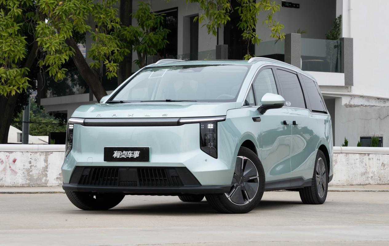 纯电与插混之争 上汽大通大家7/广汽传祺E8深度对比评测_易车