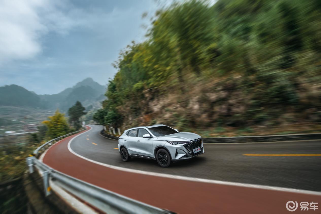 爆款来袭，欧尚X5 PLUS堪称新世代年轻人的“大玩具”_易车