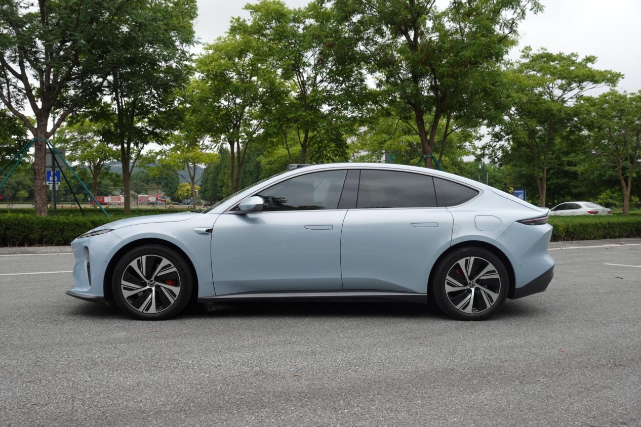 30万的理想选择，比Model 3更高级？试驾蔚来ET5_易车