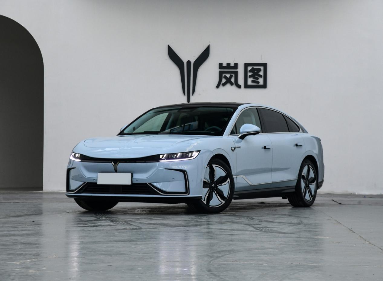 岚图追光VS蔚来ET5，车主：闭眼入追光_易车