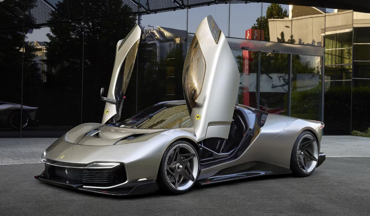 法拉利KC23震撼亮相，次世代超跑太科幻了！_易车