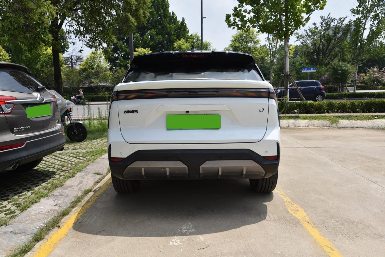 银河L7、宋PLUS DMI对比有差距，谁更值得入手？_易车