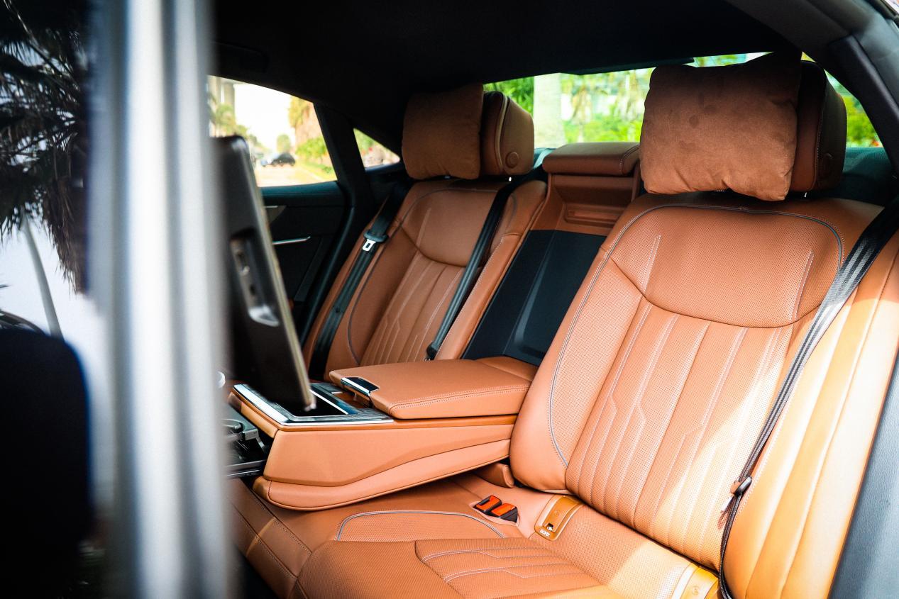 长得帅，开着爽，新奥迪A7L比A6L香？_易车