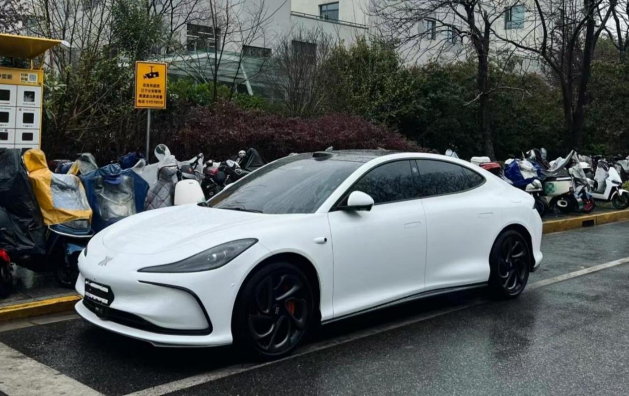 紧跟小米SU7，智己L6下周开启预定，谁更值得入手？_易车