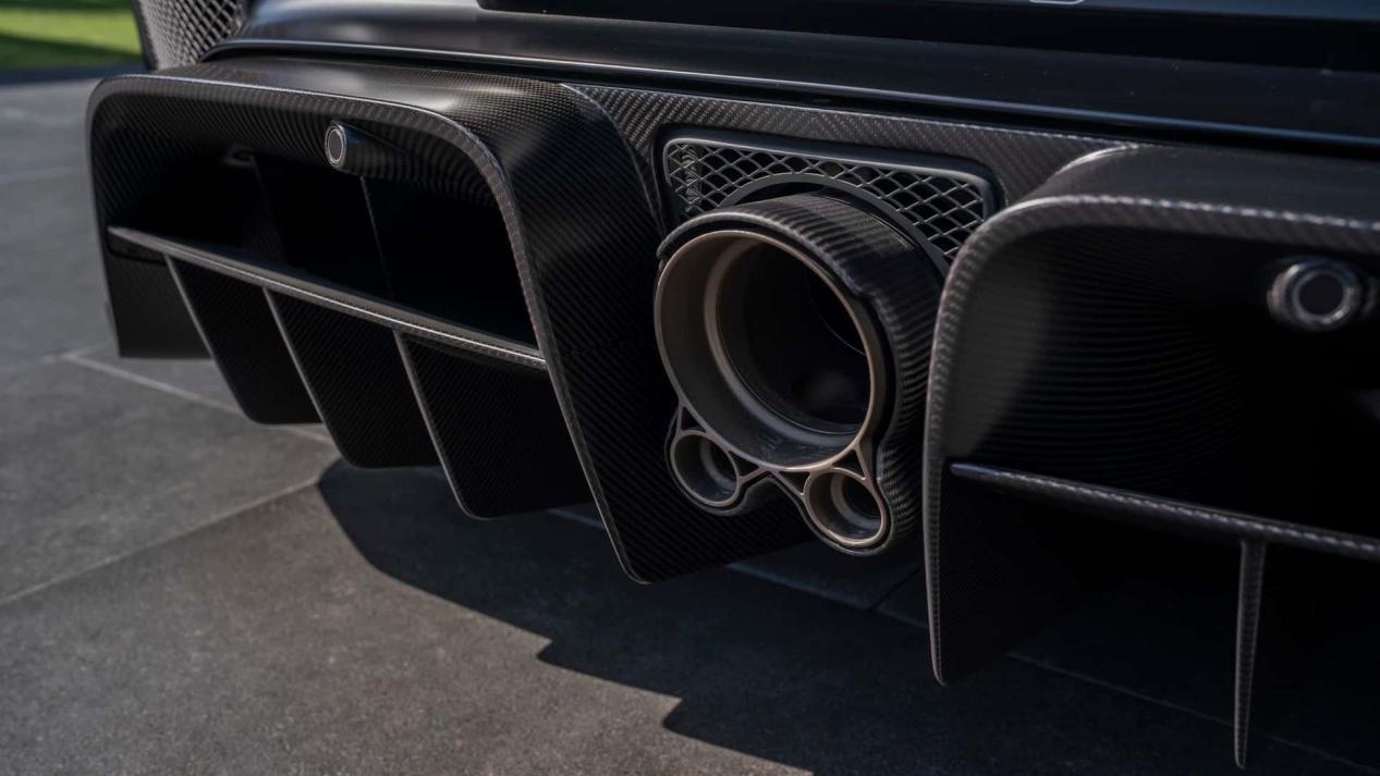 国内首台奔驰AMG ONE抵沪，唯一“合法上路的F1”！_易车