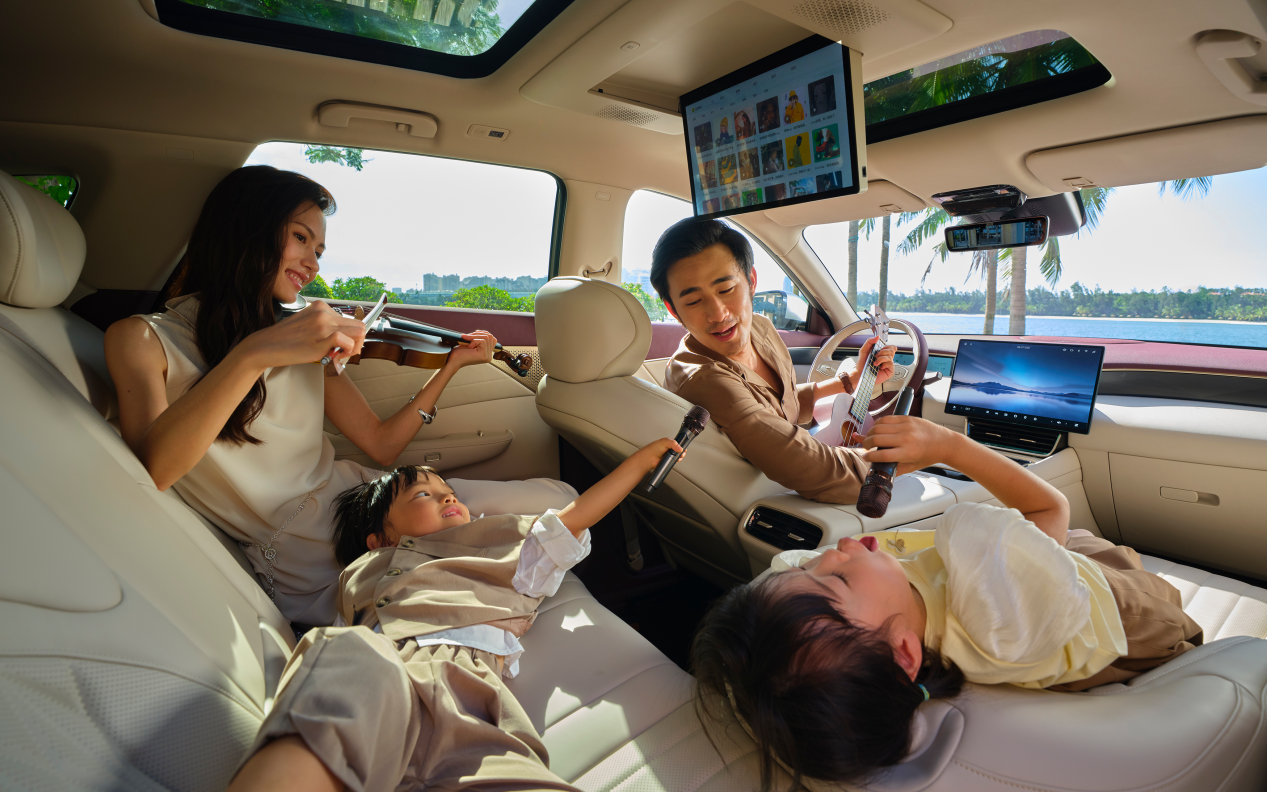 车圈双CEO同场直播 东风风神L8掀起新能源“王炸”风暴_易车