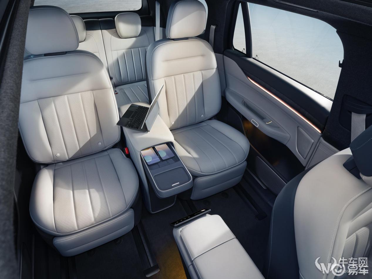 最新品牌旗舰 蔚来全新ES8正式开启交付_易车