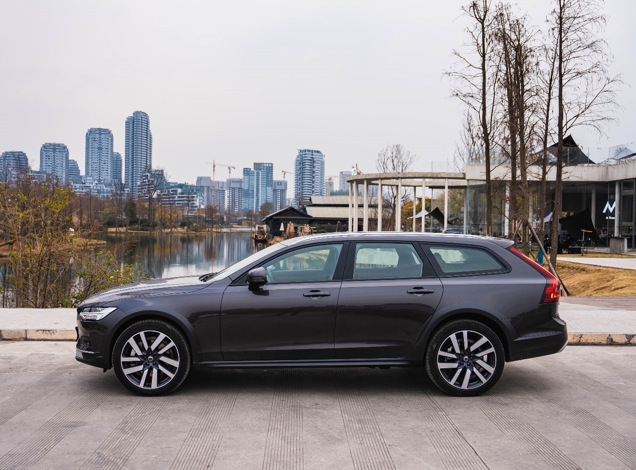 2024年的今天，为什么依然热爱V90 CC？_易车