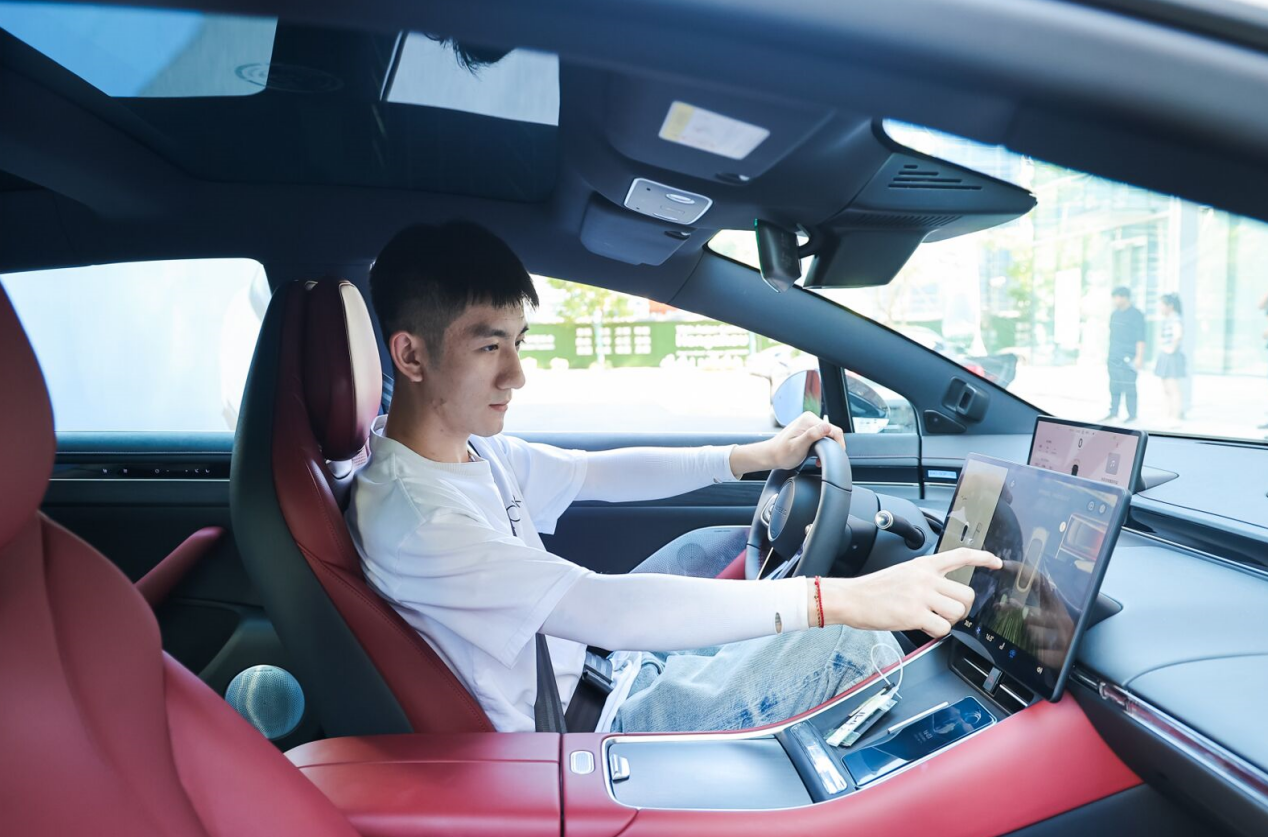 智界S7Pro，华为视觉智驾，800V快充护航无忧出行_易车