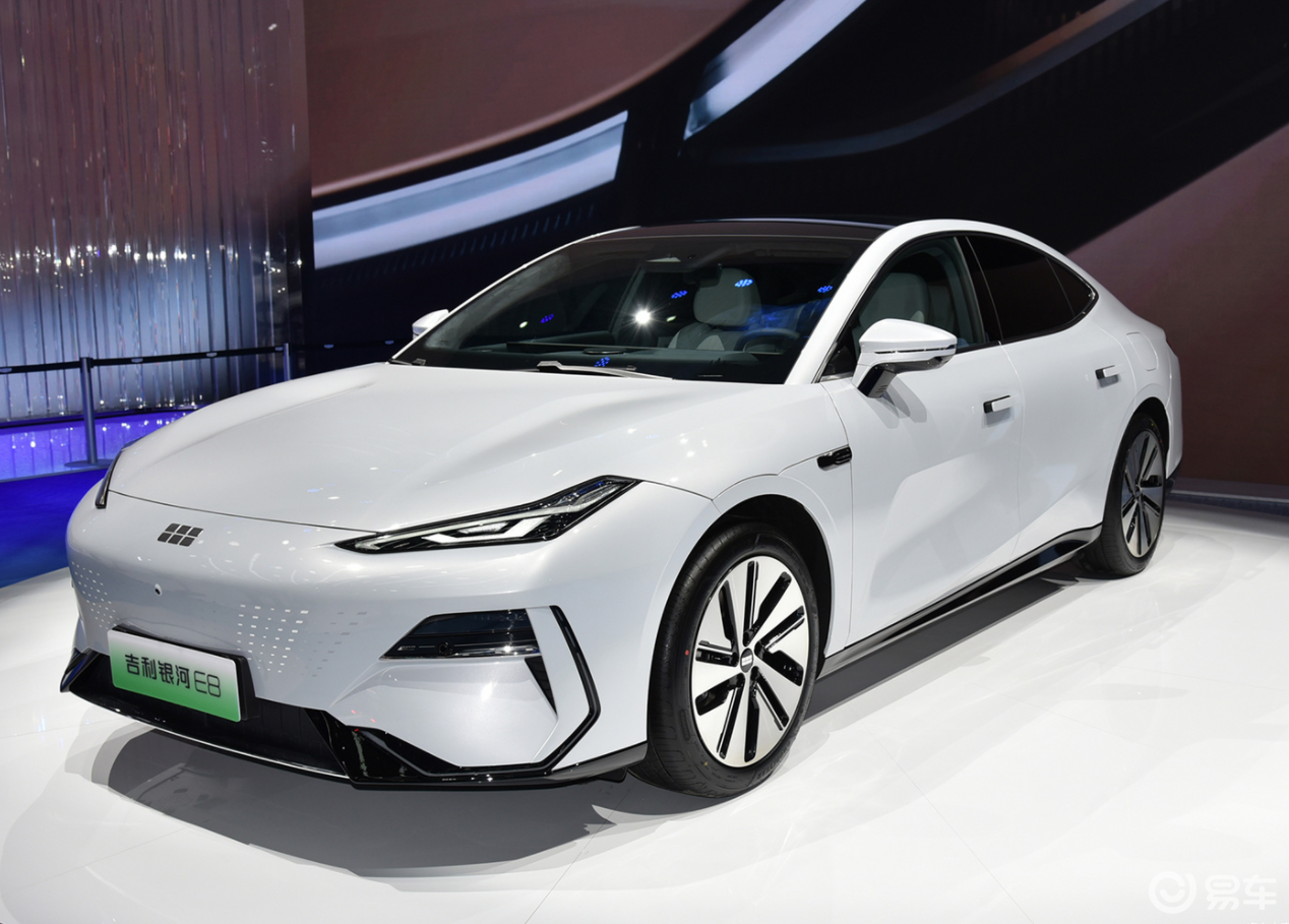 800V平台，四驱3.49秒破百，吉利银河E8留有后手_易车