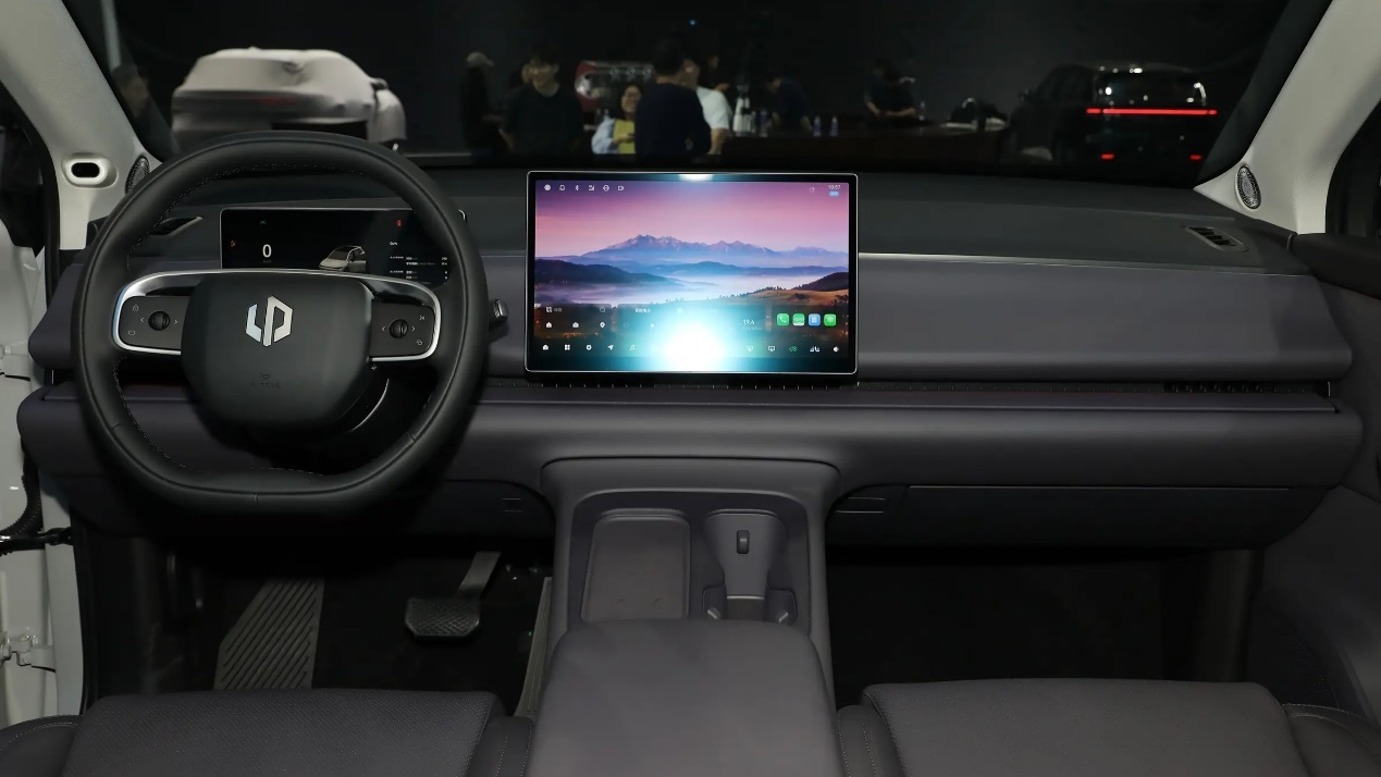 定位相同，价格重叠！零跑C10和C11同室操戈？_易车