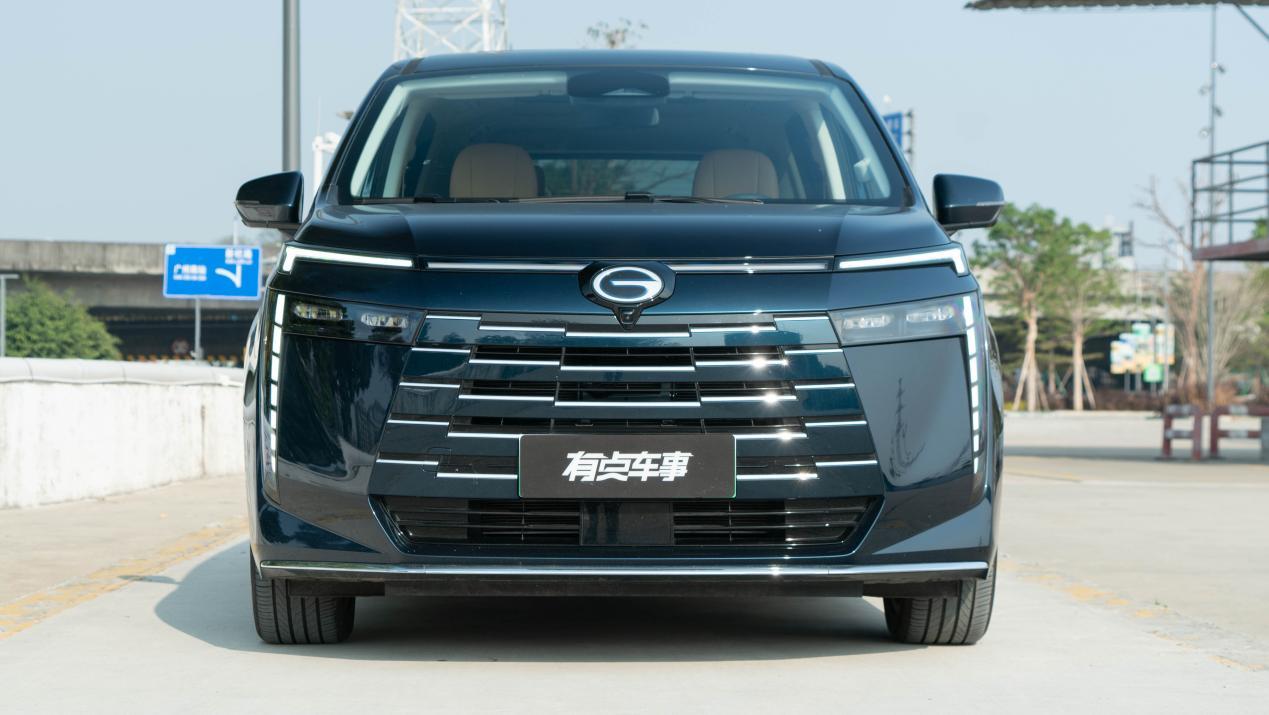 纯电与插混之争 上汽大通大家7/广汽传祺E8深度对比评测_易车