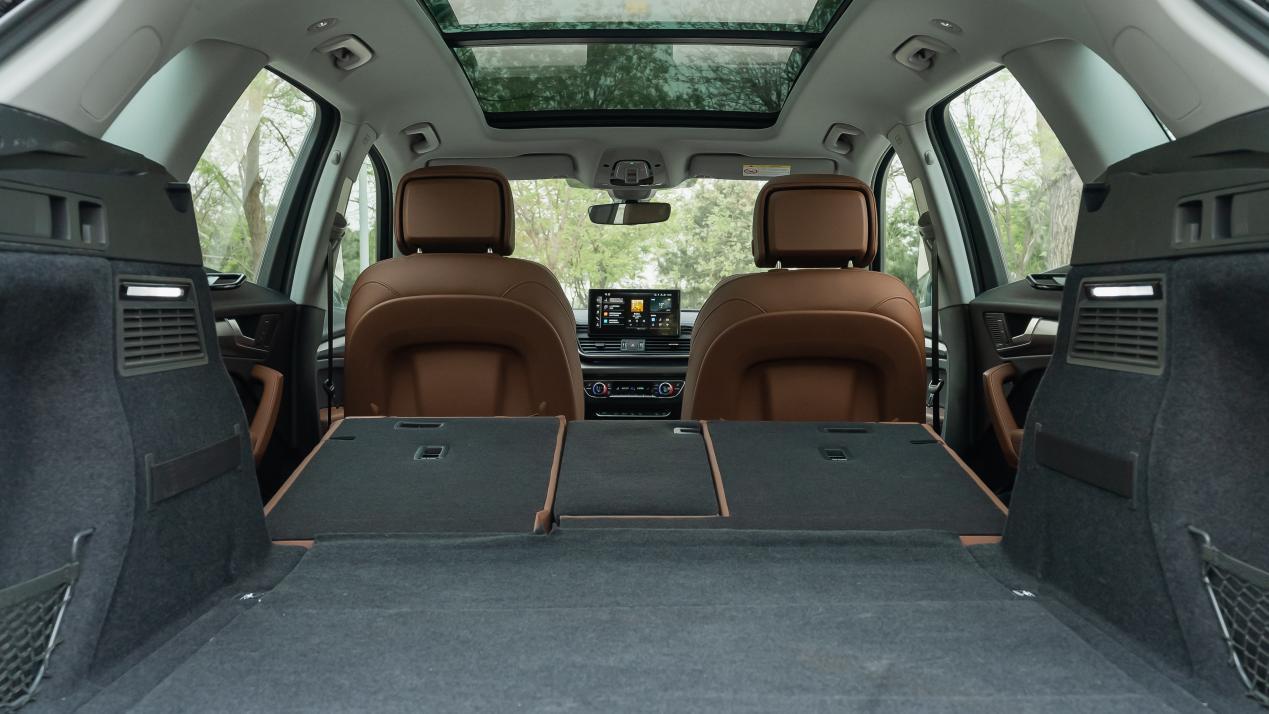 凯迪拉克XT5对比奥迪Q5L，预算30万元，你选谁？_易车