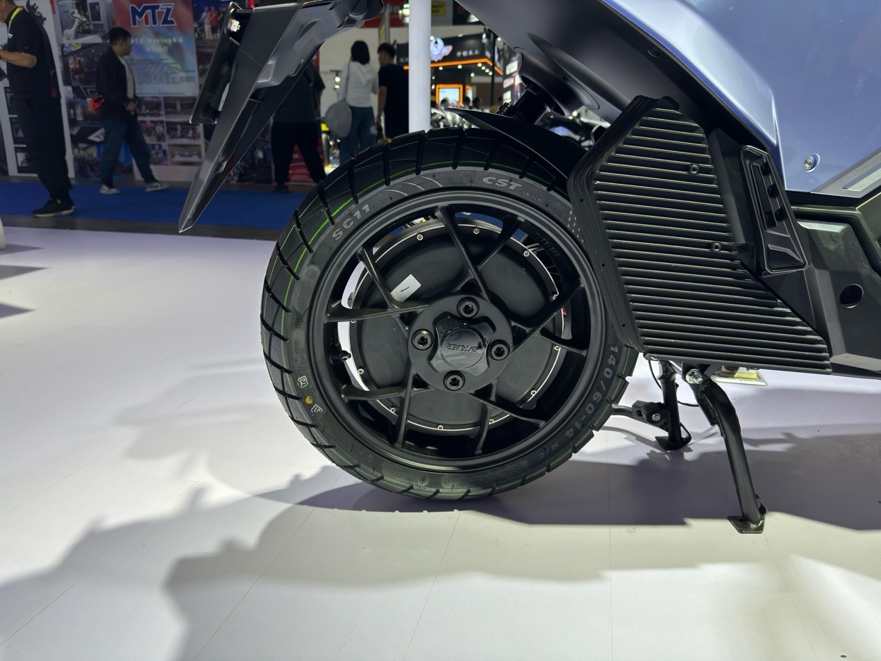 EVTEKER虔途新车解析+场地试驾_易车