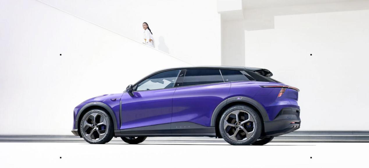 领克Z10 VS 极氪001，同属吉利选谁好？_易车