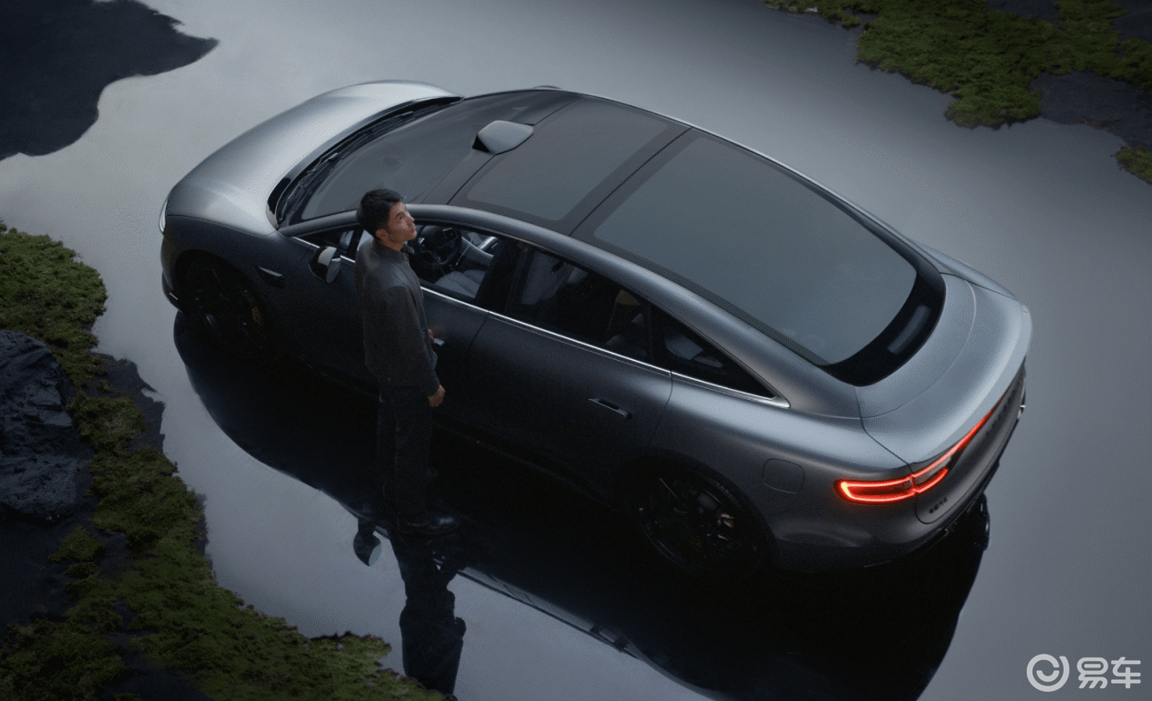 智界S7后排座椅上还加入了HUAWEI MagLink功能_易车