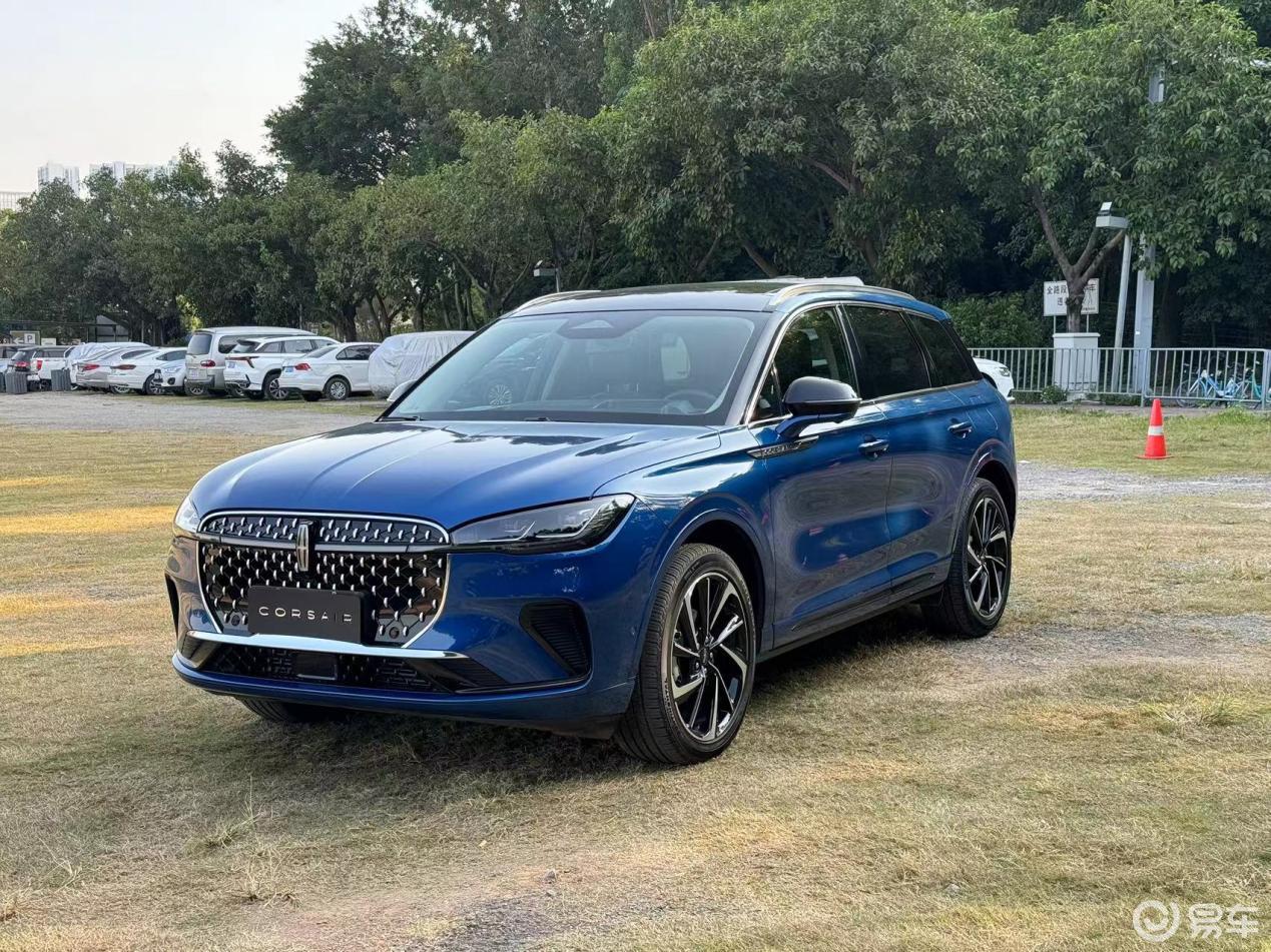 2.0T+8AT，27英寸大联屏，美式大沙发，入门即高配_易车