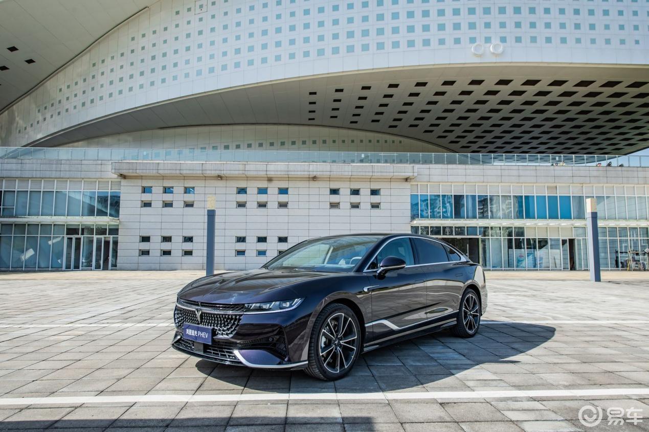 智能舒适统统拿捏，追光PHEV叫板56E_易车