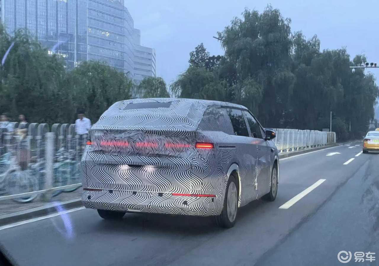 跨界型MPV？小鹏X9最新谍照曝出！_易车