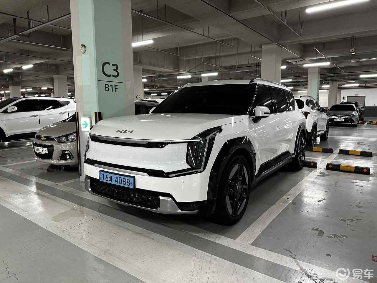 全新起亚 EV3纯电小SUV正式发布_易车