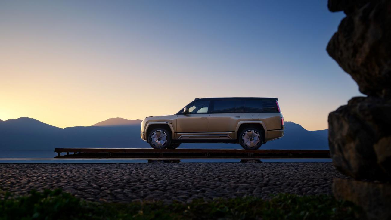 130万元，全尺寸行政豪华SUV仰望U8L鼎世版开启预售-智能车-资讯-头部财经