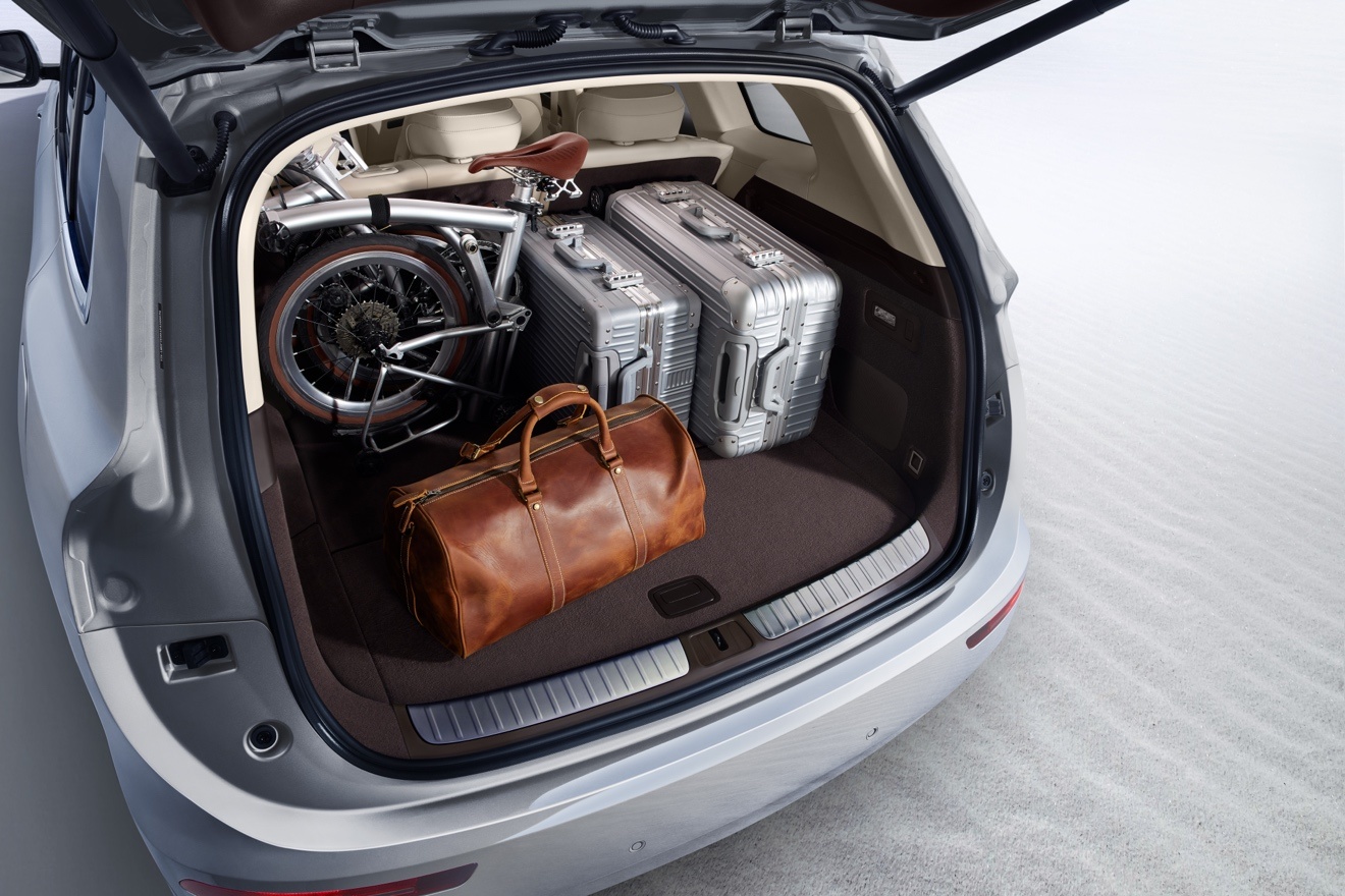 问界M7“享六座”的六座车型采用全新零重力座椅_易车