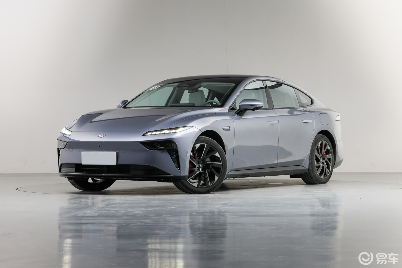自主家轿谁更强？小米SU7对比比亚迪汉和东风eπ007_易车