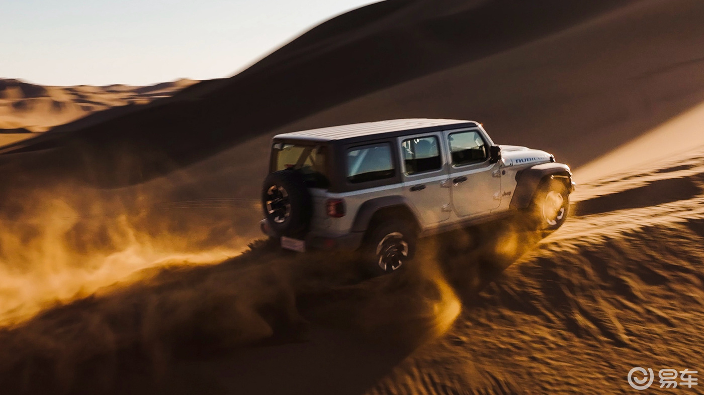没谁比它更经典！新款牧马人国内首发 可选装电动敞篷！_易车