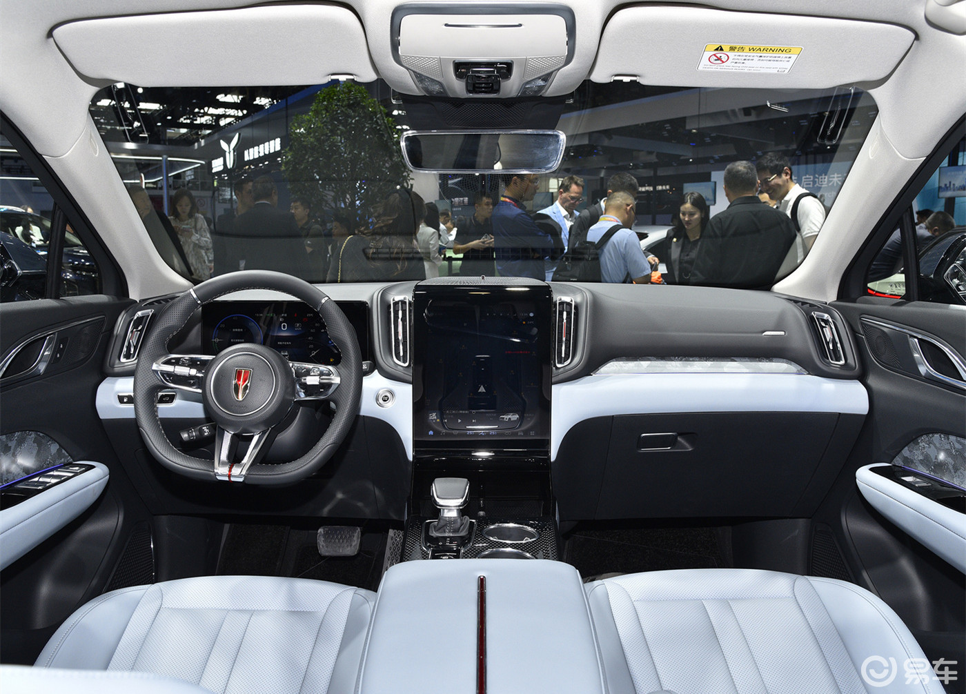 红旗HS3 PHEV亮相北京车展，搭载1.5T插电混动_易车