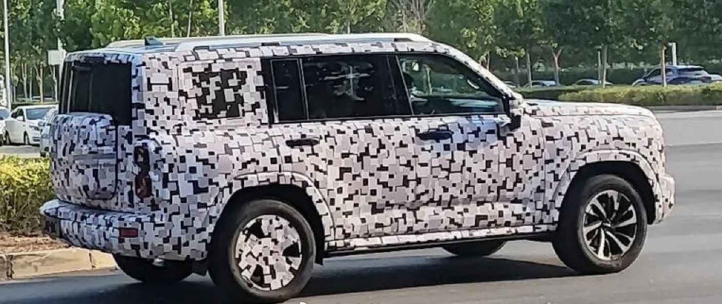 全新一代哈弗H9谍照，内部代号P11，外观造型年轻硬派_易车