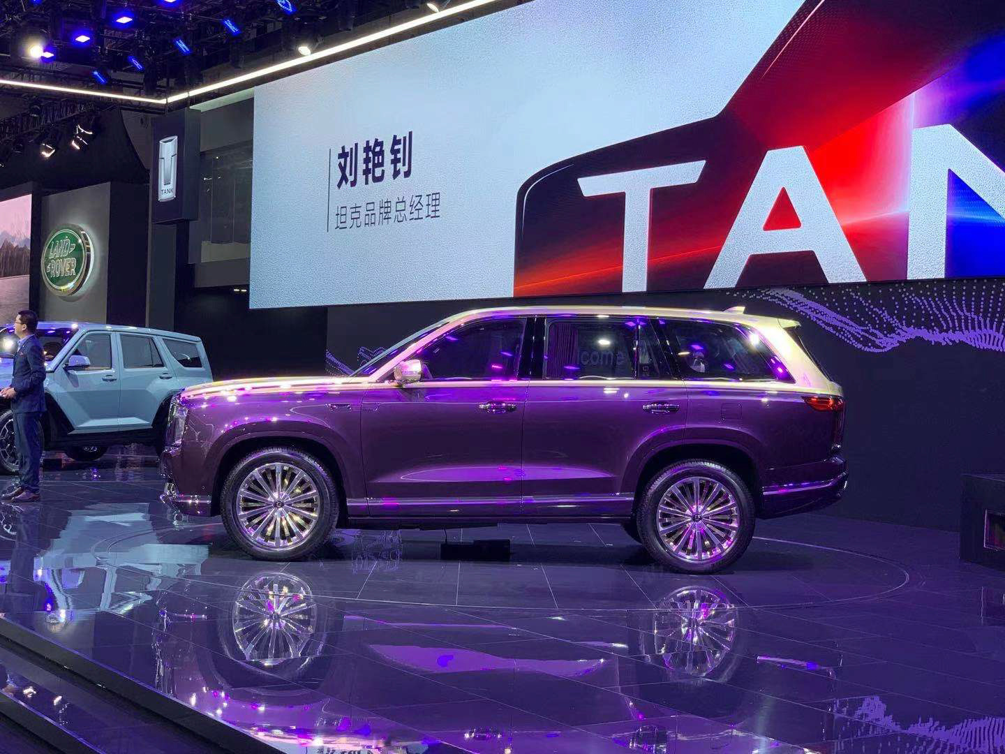坦克800实车曝光定位全尺寸SUV搭载3.0T V6插混_易车