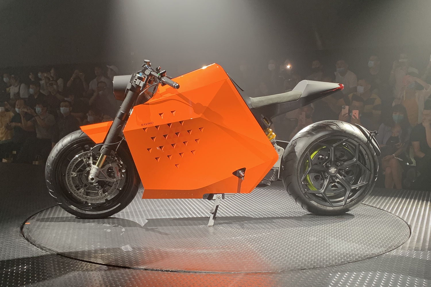 达芬骑动力首款纯电重型机车DC100正式上市_易车