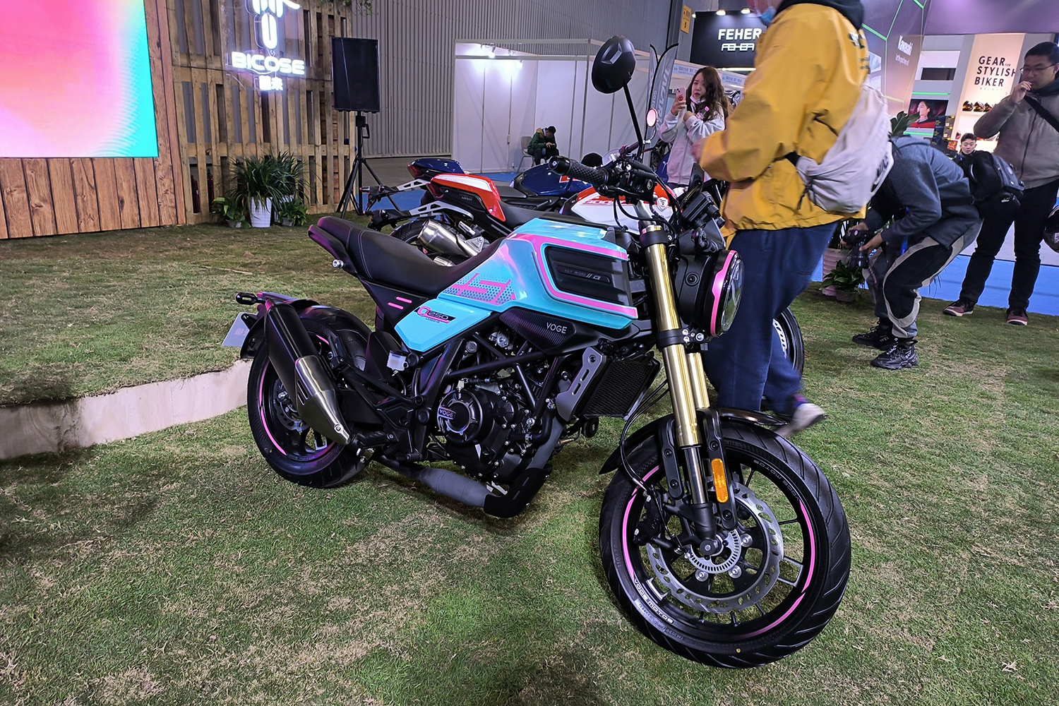 无极Q250&AC300Cafe上市 售1.798万元起_易车