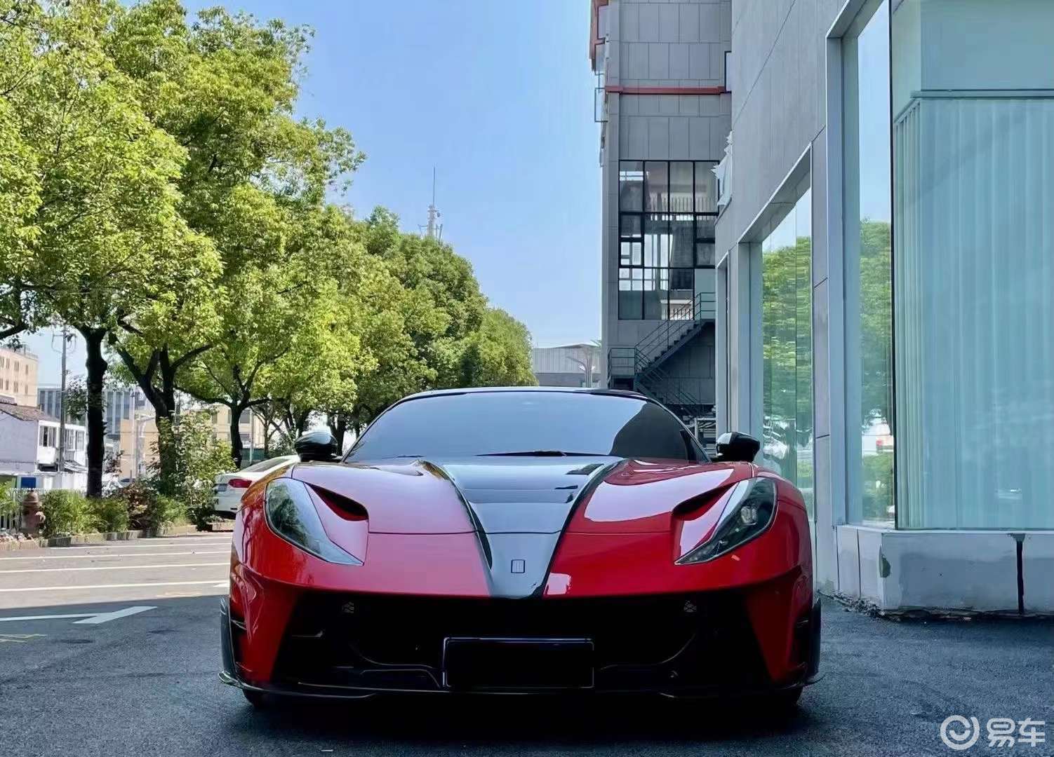 22年7月法拉利812 GTS 5000公里_易车