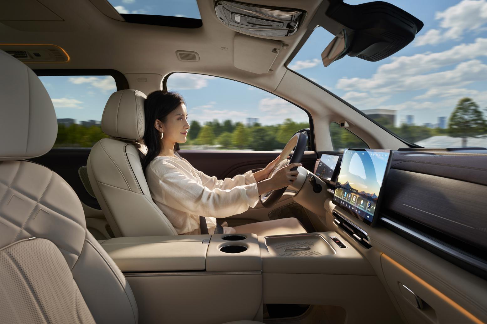 岚图梦想家蝉联10月高端MPV销量冠军！累计交付破15万_易车