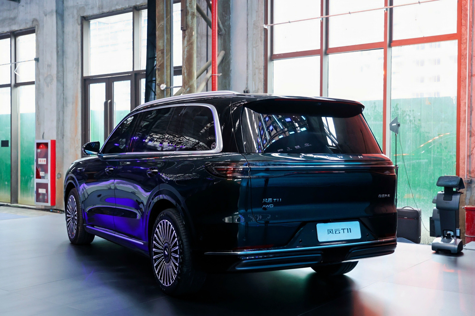 奇瑞风云T11来了，续航破1400km，一体屏很特别_易车