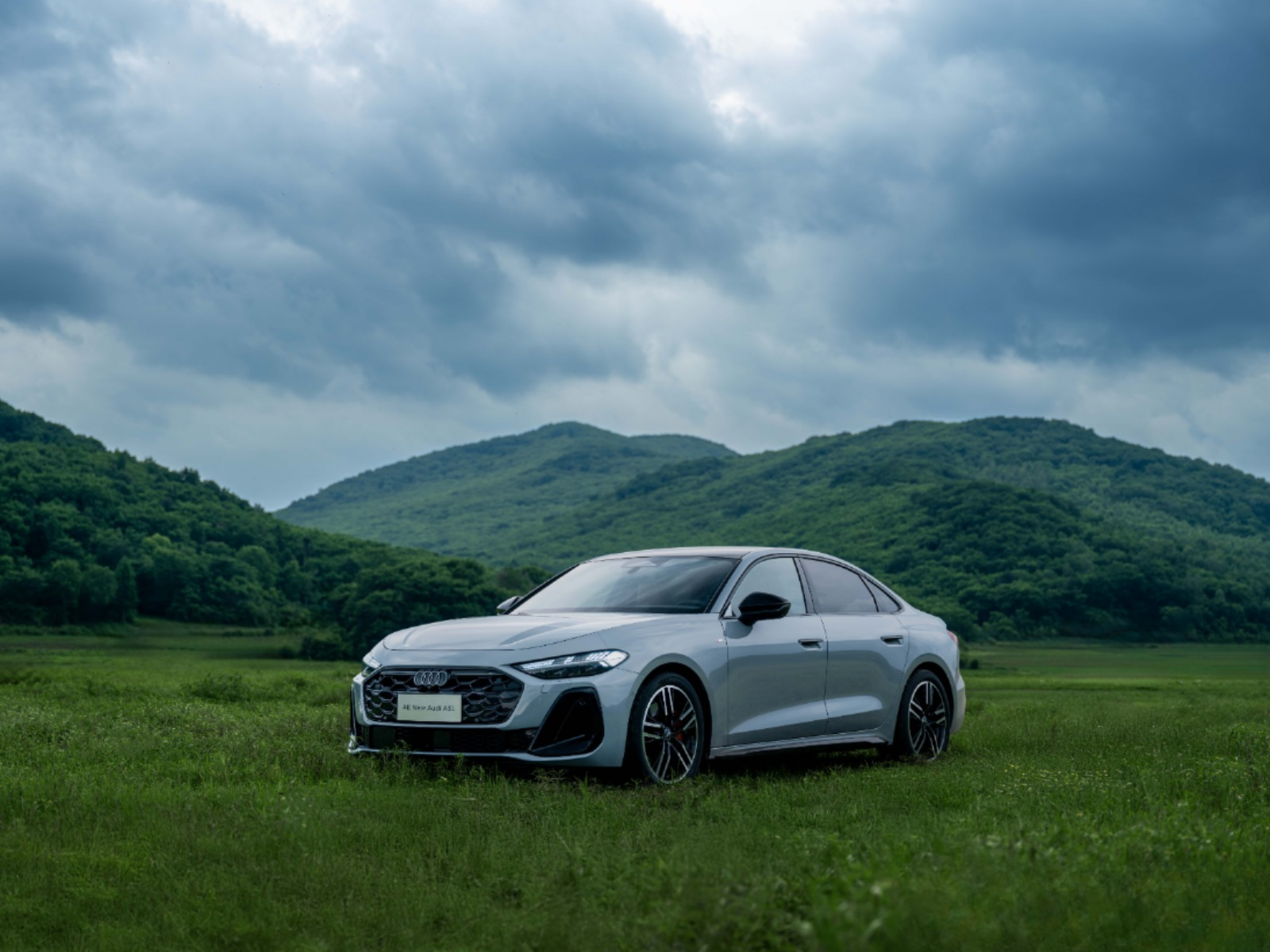 一汽奥迪A5L首搭华为乾崑智驾系统！_易车