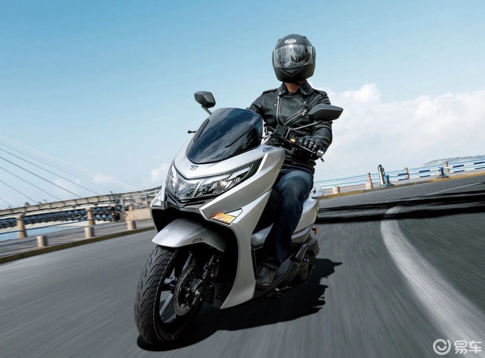 正置水冷，标配ABS、TCS！光阳Racing H150_易车